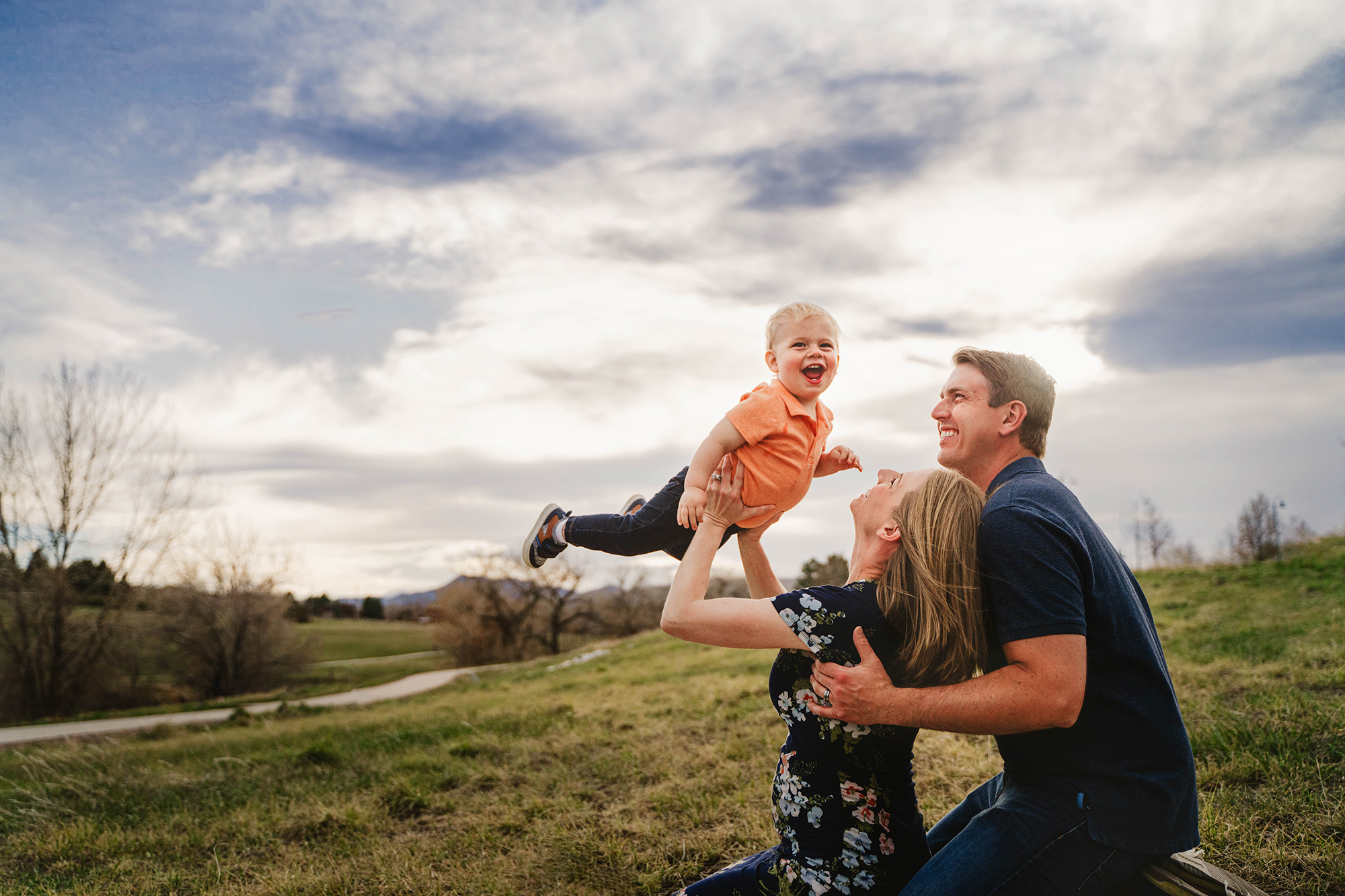 Tips For Capturing Spring Family Photos - erinlassahn.com